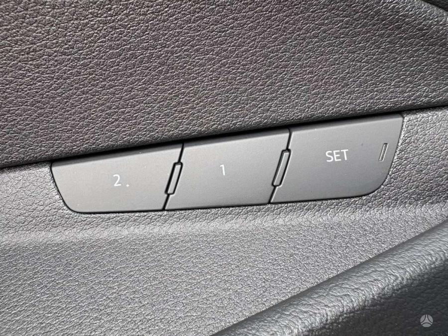 Melns Audi E-Tron 2022 Viļņa, ar dzinēja tilpumu 0.00 L un nobraukumu 77 tūkst. km par 32700 €, foto 17 vietnē AUTOMOTO.COM.LV