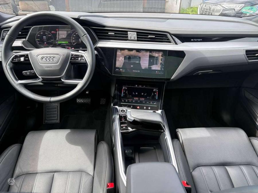 Melns Audi E-Tron 2022 Viļņa, ar dzinēja tilpumu 0.00 L un nobraukumu 77 tūkst. km par 32700 €, foto 24 vietnē AUTOMOTO.COM.LV