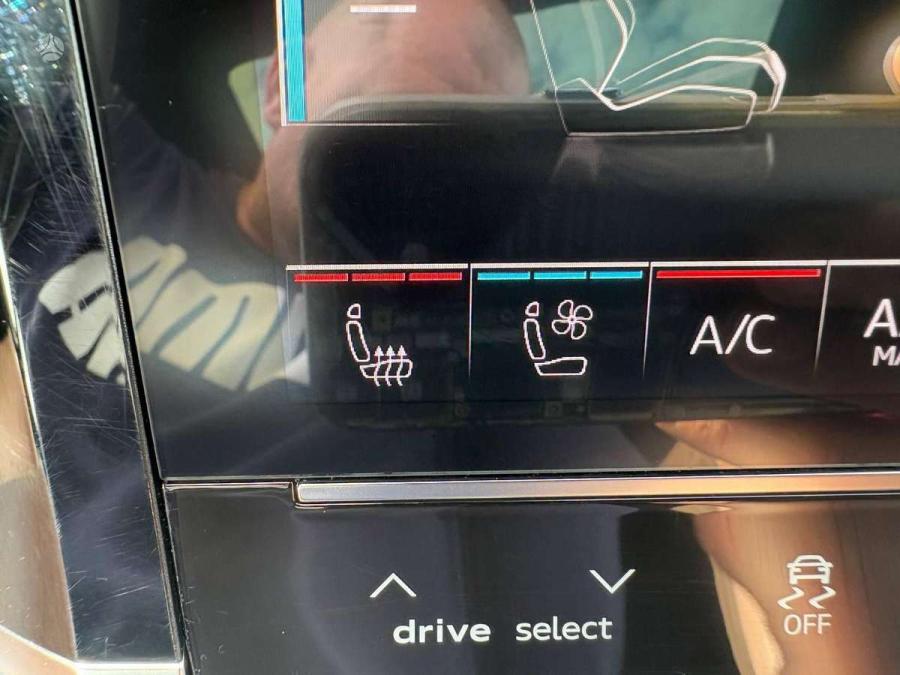 Melns Audi E-Tron 2022 Viļņa, ar dzinēja tilpumu 0.00 L un nobraukumu 77 tūkst. km par 32700 €, foto 35 vietnē AUTOMOTO.COM.LV