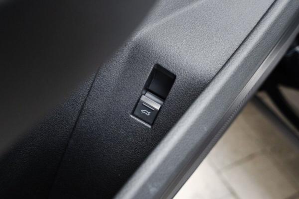 Black Audi E-Tron 2022 in Marupe, with an engine capacity of 0.00 L and mileage of 26 thousand km for 36000 €, photo 8 on AUTOMOTO.COM.LV