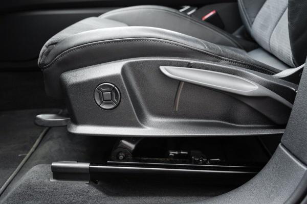 Black Audi E-Tron 2022 in Marupe, with an engine capacity of 0.00 L and mileage of 26 thousand km for 36000 €, photo 9 on AUTOMOTO.COM.LV