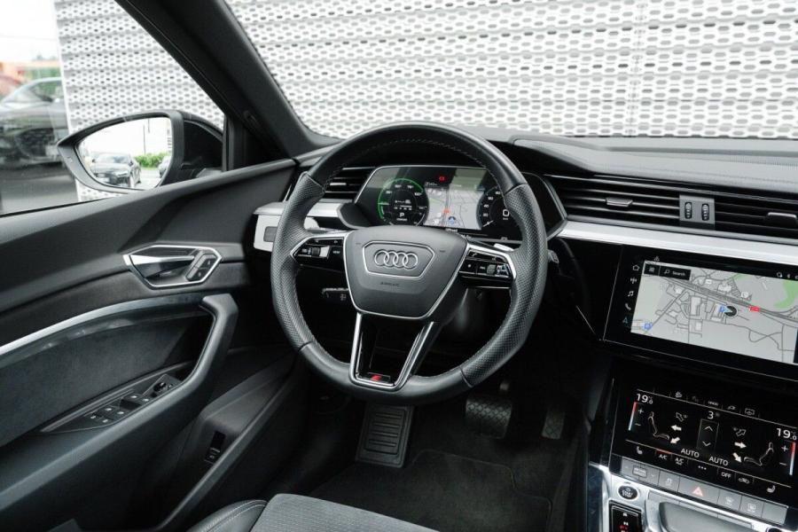 Melns Audi E-Tron 2022 Mārupe, ar dzinēja tilpumu 0.00 L un nobraukumu 26 tūkst. km par 36000 €, foto 12 vietnē AUTOMOTO.COM.LV
