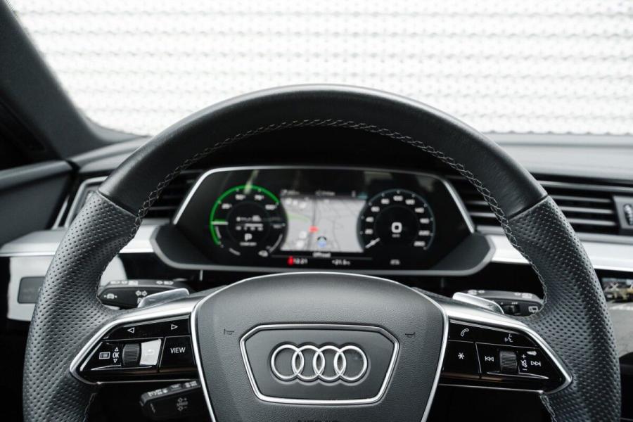 Melns Audi E-Tron 2022 Mārupe, ar dzinēja tilpumu 0.00 L un nobraukumu 26 tūkst. km par 36000 €, foto 14 vietnē AUTOMOTO.COM.LV