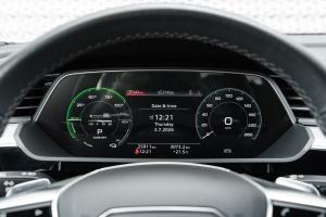 Melns Audi E-Tron 2022 Mārupe, ar dzinēja tilpumu 0.00 L un nobraukumu 26 tūkst. km par 36000 €, foto 15 vietnē AUTOMOTO.COM.LV