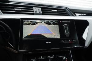 Melns Audi E-Tron 2022 Mārupe, ar dzinēja tilpumu 0.00 L un nobraukumu 26 tūkst. km par 36000 €, foto 18 vietnē AUTOMOTO.COM.LV