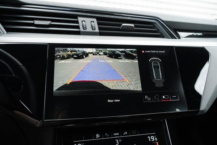 Melns Audi E-Tron 2022 Mārupe, ar dzinēja tilpumu 0.00 L un nobraukumu 26 tūkst. km par 36000 €, foto 18 vietnē AUTOMOTO.COM.LV