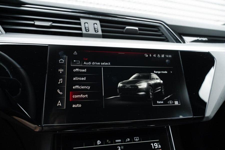 Melns Audi E-Tron 2022 Mārupe, ar dzinēja tilpumu 0.00 L un nobraukumu 26 tūkst. km par 36000 €, foto 23 vietnē AUTOMOTO.COM.LV