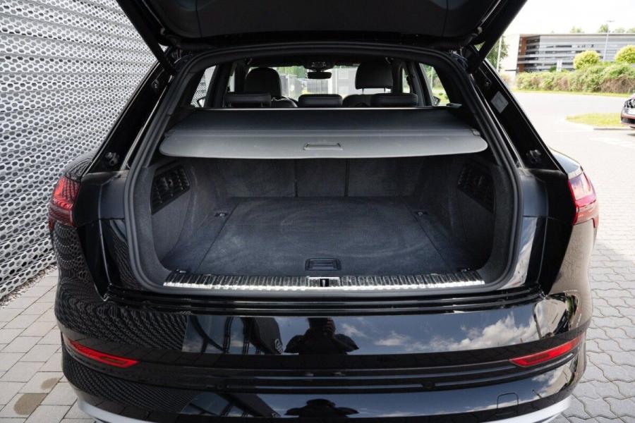 Melns Audi E-Tron 2022 Mārupe, ar dzinēja tilpumu 0.00 L un nobraukumu 26 tūkst. km par 36000 €, foto 32 vietnē AUTOMOTO.COM.LV