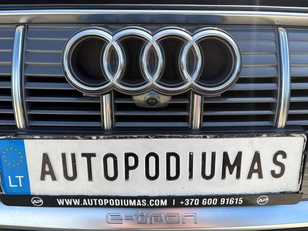 Black Audi E-Tron 2022 in Vilnius, with an engine capacity of 0.00 L and mileage of 53 thousand km for 31300 €, photo 4 on AUTOMOTO.COM.LV