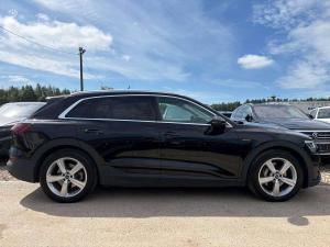 Black Audi E-Tron 2022 in Vilnius, with an engine capacity of 0.00 L and mileage of 53 thousand km for 31300 €, photo 7 on AUTOMOTO.COM.LV