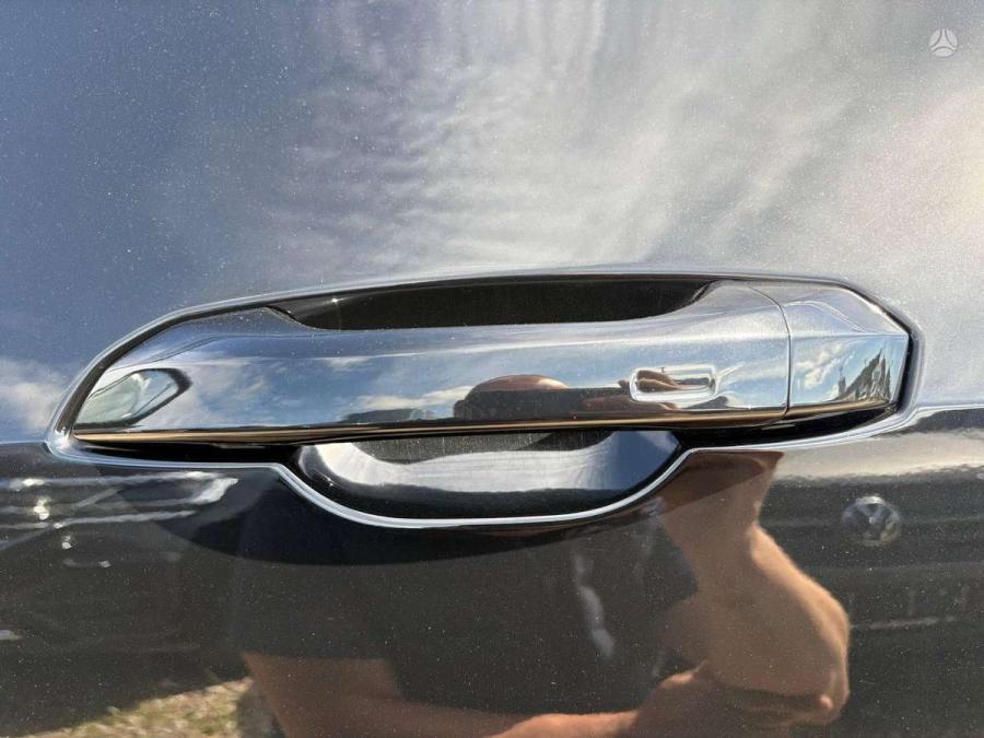 Black Audi E-Tron 2022 in Vilnius, with an engine capacity of 0.00 L and mileage of 53 thousand km for 31300 €, photo 12 on AUTOMOTO.COM.LV