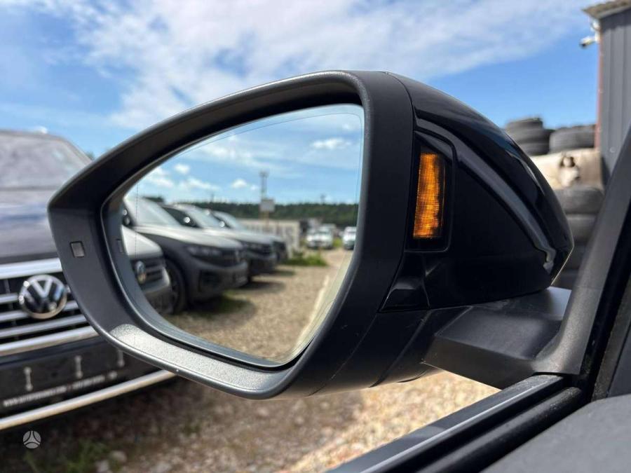 Black Audi E-Tron 2022 in Vilnius, with an engine capacity of 0.00 L and mileage of 53 thousand km for 31300 €, photo 14 on AUTOMOTO.COM.LV