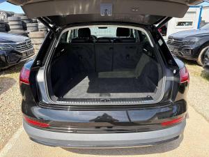 Black Audi E-Tron 2022 in Vilnius, with an engine capacity of 0.00 L and mileage of 53 thousand km for 31300 €, photo 34 on AUTOMOTO.COM.LV