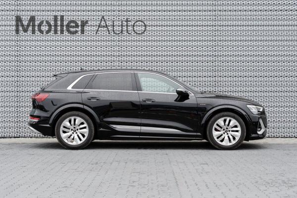 Melns Audi E-Tron 2022 Mārupe, ar dzinēja tilpumu 0.00 L un nobraukumu 18 tūkst. km par 47200 €, foto 5 vietnē AUTOMOTO.COM.LV