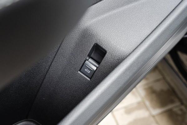 Melns Audi E-Tron 2022 Mārupe, ar dzinēja tilpumu 0.00 L un nobraukumu 18 tūkst. km par 47200 €, foto 10 vietnē AUTOMOTO.COM.LV