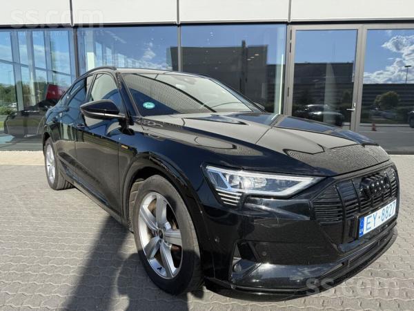 Melns Audi E-Tron 2022 Rīga, ar dzinēja tilpumu 0.00 L un nobraukumu 139 tūkst. km par 23999 €, foto 1 vietnē AUTOMOTO.COM.LV