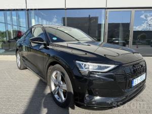 Melns Audi E-Tron 2022 Rīga, ar dzinēja tilpumu 0.00 L un nobraukumu 139 tūkst. km par 23999 €, foto  vietnē AUTOMOTO.COM.LV