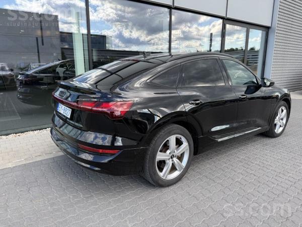 Melns Audi E-Tron 2022 Rīga, ar dzinēja tilpumu 0.00 L un nobraukumu 139 tūkst. km par 23999 €, foto 4 vietnē AUTOMOTO.COM.LV