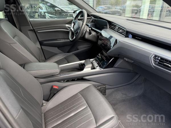 Melns Audi E-Tron 2022 Rīga, ar dzinēja tilpumu 0.00 L un nobraukumu 139 tūkst. km par 23999 €, foto 10 vietnē AUTOMOTO.COM.LV
