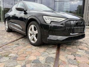 Черный Ауди E-Tron 2022 в Рига, объемом двигателя 0.00 л и пробегом 139 тыс. км за 23999 €, фото 19 на AUTOMOTO.COM.LV