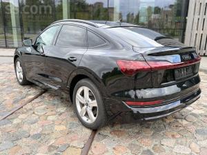 Черный Ауди E-Tron 2022 в Рига, объемом двигателя 0.00 л и пробегом 139 тыс. км за 23999 €, фото 23 на AUTOMOTO.COM.LV