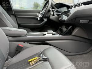 Черный Ауди E-Tron 2022 в Рига, объемом двигателя 0.00 л и пробегом 139 тыс. км за 23999 €, фото 27 на AUTOMOTO.COM.LV