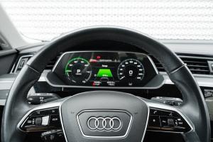 Черный Ауди E-Tron 2022 в Марупе, объемом двигателя 0.00 л и пробегом 74 тыс. км за 35950 €, фото 15 на AUTOMOTO.COM.LV