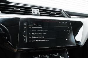 Черный Ауди E-Tron 2022 в Марупе, объемом двигателя 0.00 л и пробегом 74 тыс. км за 35950 €, фото 21 на AUTOMOTO.COM.LV
