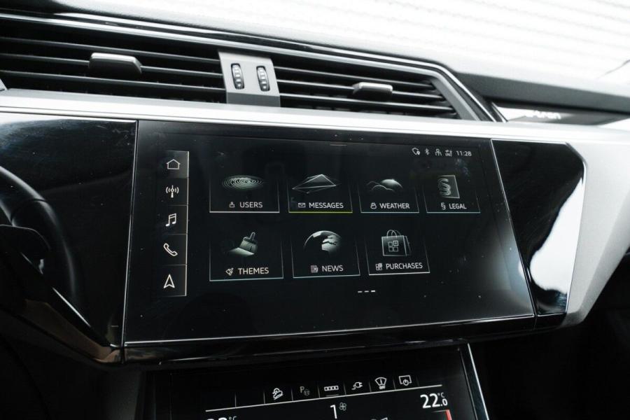 Черный Ауди E-Tron 2022 в Марупе, объемом двигателя 0.00 л и пробегом 74 тыс. км за 35950 €, фото 23 на AUTOMOTO.COM.LV