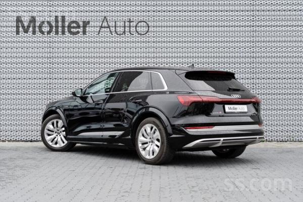 Melns Audi E-Tron 2022 Rīga, ar dzinēja tilpumu 0.00 L un nobraukumu 18 tūkst. km par 47200 €, foto 3 vietnē AUTOMOTO.COM.LV