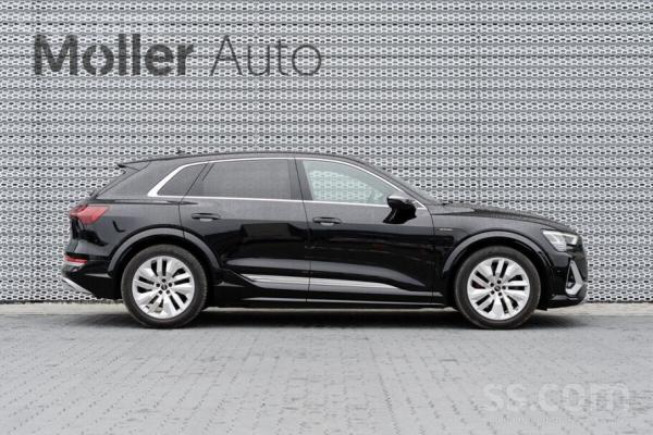 Melns Audi E-Tron 2022 Rīga, ar dzinēja tilpumu 0.00 L un nobraukumu 18 tūkst. km par 47200 €, foto 5 vietnē AUTOMOTO.COM.LV