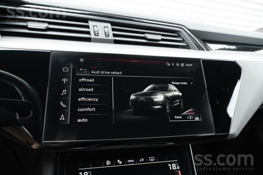 Черный Ауди E-Tron 2022 в Рига, объемом двигателя 0.00 л и пробегом 18 тыс. км за 47200 €, фото 25 на AUTOMOTO.COM.LV
