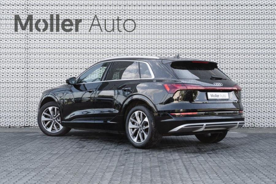 Melns Audi E-Tron 2022 Mārupe, ar dzinēja tilpumu 0.00 L un nobraukumu 50 tūkst. km par 46100 €, foto 4 vietnē AUTOMOTO.COM.LV