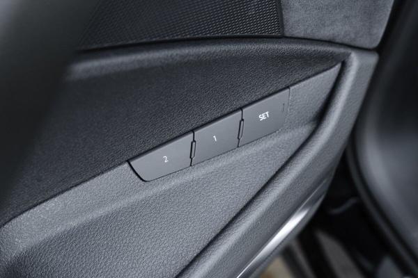 Black Audi E-Tron 2022 in Marupe, with an engine capacity of 0.00 L and mileage of 50 thousand km for 46100 €, photo 8 on AUTOMOTO.COM.LV