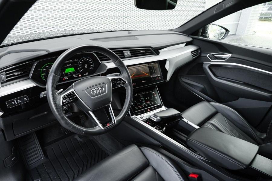 Melns Audi E-Tron 2022 Mārupe, ar dzinēja tilpumu 0.00 L un nobraukumu 50 tūkst. km par 46100 €, foto 15 vietnē AUTOMOTO.COM.LV
