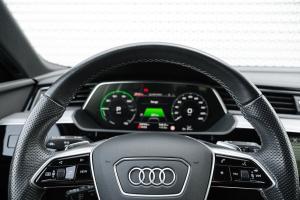 Melns Audi E-Tron 2022 Mārupe, ar dzinēja tilpumu 0.00 L un nobraukumu 50 tūkst. km par 46100 €, foto 16 vietnē AUTOMOTO.COM.LV
