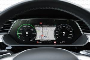 Melns Audi E-Tron 2022 Mārupe, ar dzinēja tilpumu 0.00 L un nobraukumu 50 tūkst. km par 46100 €, foto 18 vietnē AUTOMOTO.COM.LV