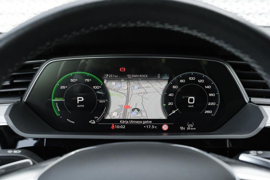 Melns Audi E-Tron 2022 Mārupe, ar dzinēja tilpumu 0.00 L un nobraukumu 50 tūkst. km par 46100 €, foto 18 vietnē AUTOMOTO.COM.LV
