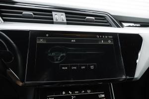 Melns Audi E-Tron 2022 Mārupe, ar dzinēja tilpumu 0.00 L un nobraukumu 50 tūkst. km par 46100 €, foto 21 vietnē AUTOMOTO.COM.LV