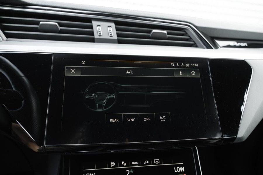 Melns Audi E-Tron 2022 Mārupe, ar dzinēja tilpumu 0.00 L un nobraukumu 50 tūkst. km par 46100 €, foto 21 vietnē AUTOMOTO.COM.LV
