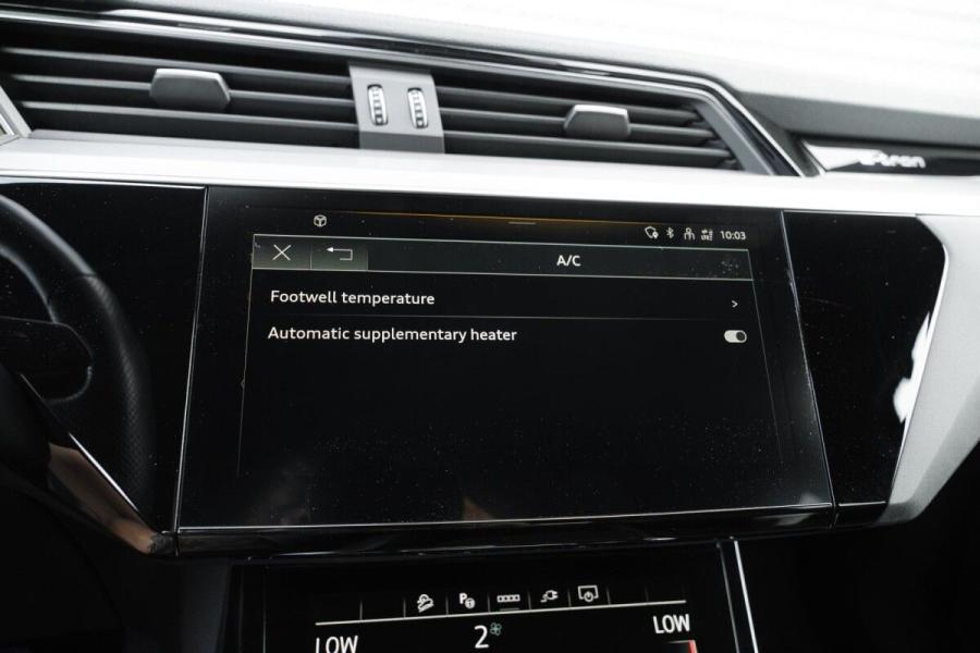 Melns Audi E-Tron 2022 Mārupe, ar dzinēja tilpumu 0.00 L un nobraukumu 50 tūkst. km par 46100 €, foto 22 vietnē AUTOMOTO.COM.LV