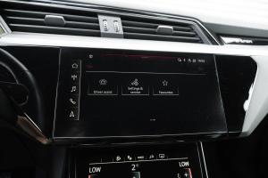 Melns Audi E-Tron 2022 Mārupe, ar dzinēja tilpumu 0.00 L un nobraukumu 50 tūkst. km par 46100 €, foto 26 vietnē AUTOMOTO.COM.LV