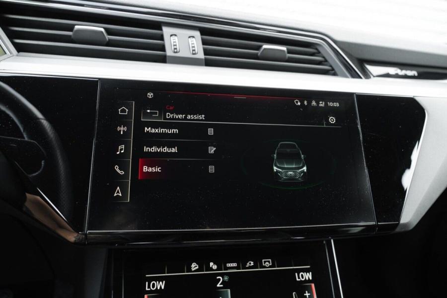 Melns Audi E-Tron 2022 Mārupe, ar dzinēja tilpumu 0.00 L un nobraukumu 50 tūkst. km par 46100 €, foto 27 vietnē AUTOMOTO.COM.LV