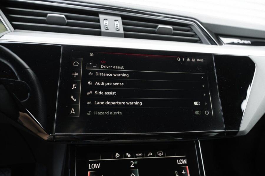 Melns Audi E-Tron 2022 Mārupe, ar dzinēja tilpumu 0.00 L un nobraukumu 50 tūkst. km par 46100 €, foto 29 vietnē AUTOMOTO.COM.LV