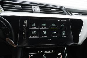Melns Audi E-Tron 2022 Mārupe, ar dzinēja tilpumu 0.00 L un nobraukumu 50 tūkst. km par 46100 €, foto 30 vietnē AUTOMOTO.COM.LV