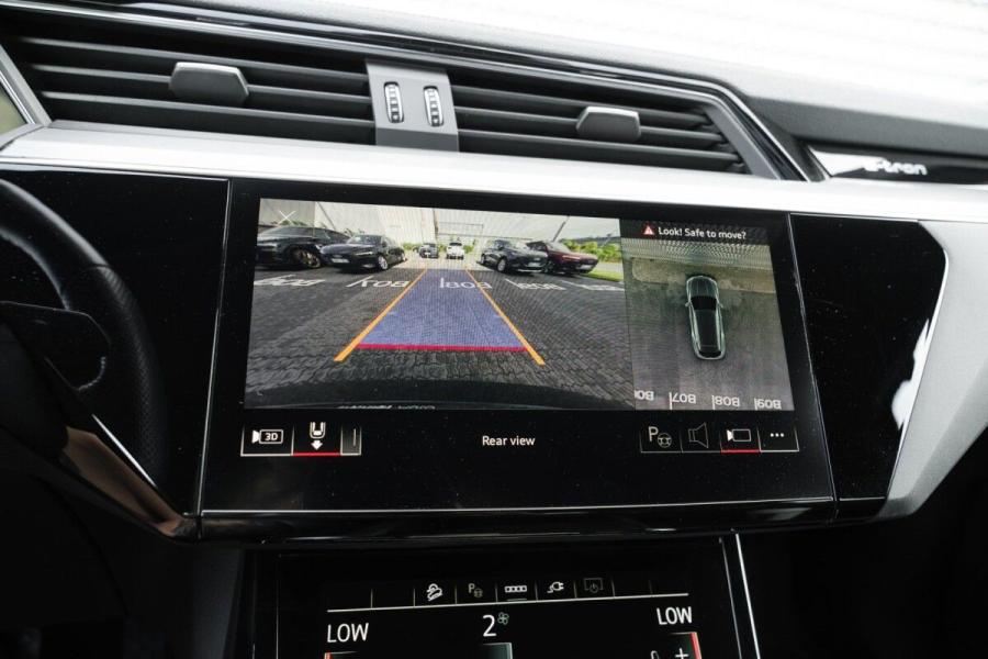 Melns Audi E-Tron 2022 Mārupe, ar dzinēja tilpumu 0.00 L un nobraukumu 50 tūkst. km par 46100 €, foto 32 vietnē AUTOMOTO.COM.LV