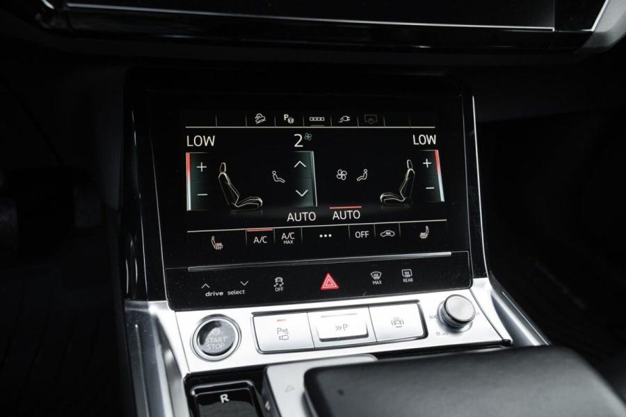 Melns Audi E-Tron 2022 Mārupe, ar dzinēja tilpumu 0.00 L un nobraukumu 50 tūkst. km par 46100 €, foto 33 vietnē AUTOMOTO.COM.LV