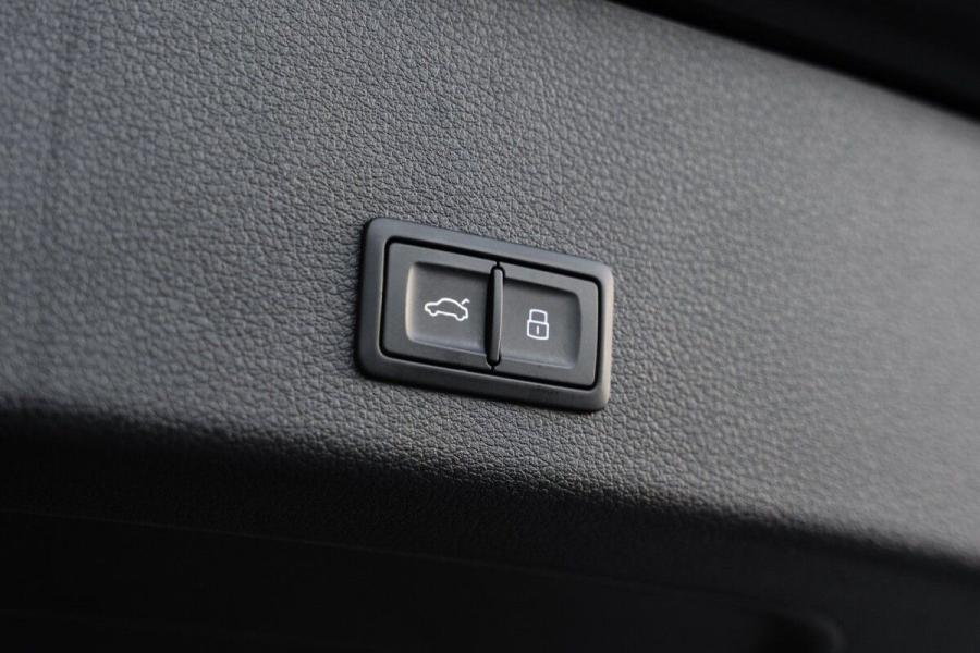 Melns Audi E-Tron 2022 Mārupe, ar dzinēja tilpumu 0.00 L un nobraukumu 50 tūkst. km par 46100 €, foto 39 vietnē AUTOMOTO.COM.LV