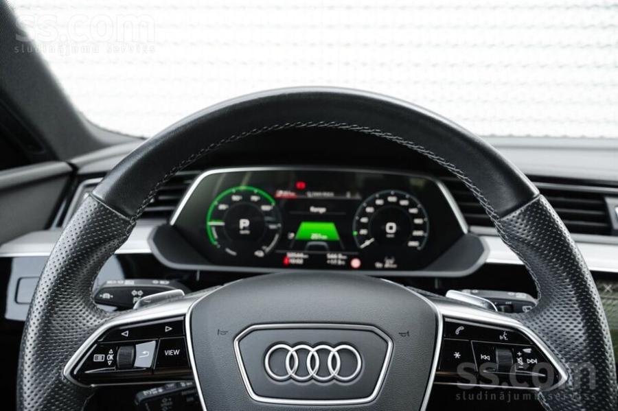 Melns Audi E-Tron 2022 Rīga, ar dzinēja tilpumu 0.00 L un nobraukumu 50 tūkst. km par 46100 €, foto 16 vietnē AUTOMOTO.COM.LV