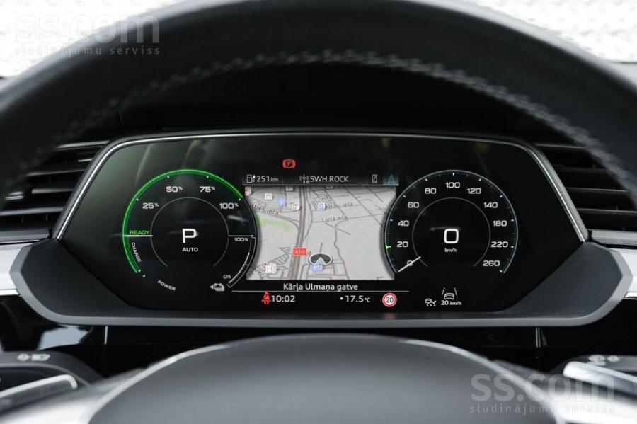 Melns Audi E-Tron 2022 Rīga, ar dzinēja tilpumu 0.00 L un nobraukumu 50 tūkst. km par 46100 €, foto 18 vietnē AUTOMOTO.COM.LV